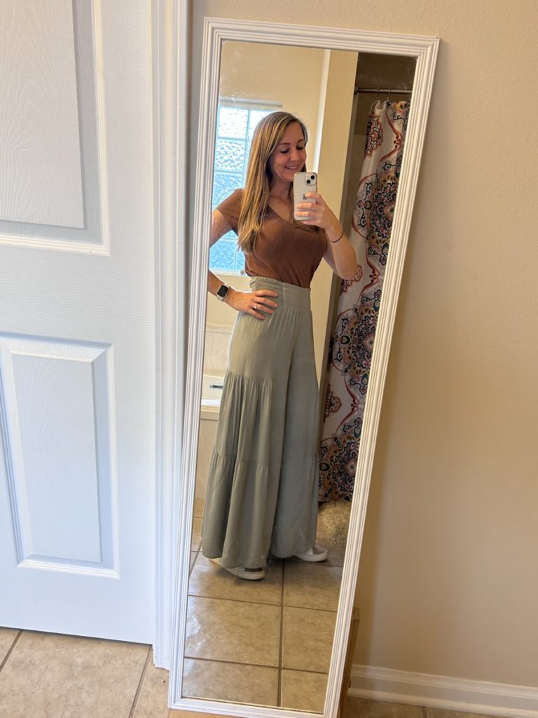 7 Cute Fall Teacher Outfit Ideas - Teach Without a Doubt